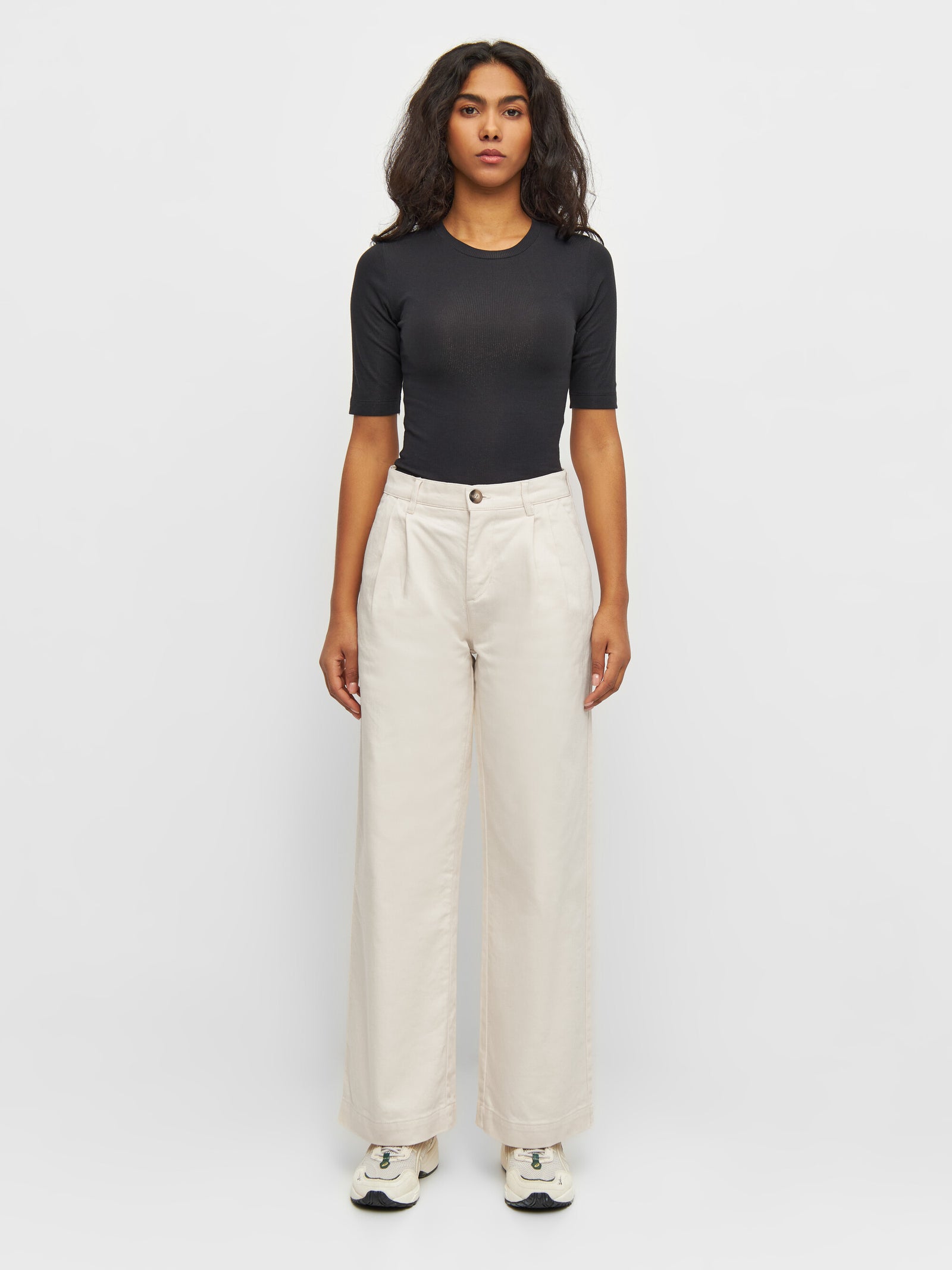POSEY wide high rise twill pants Buttercream von KnowledgeCotton Apparel kaufen